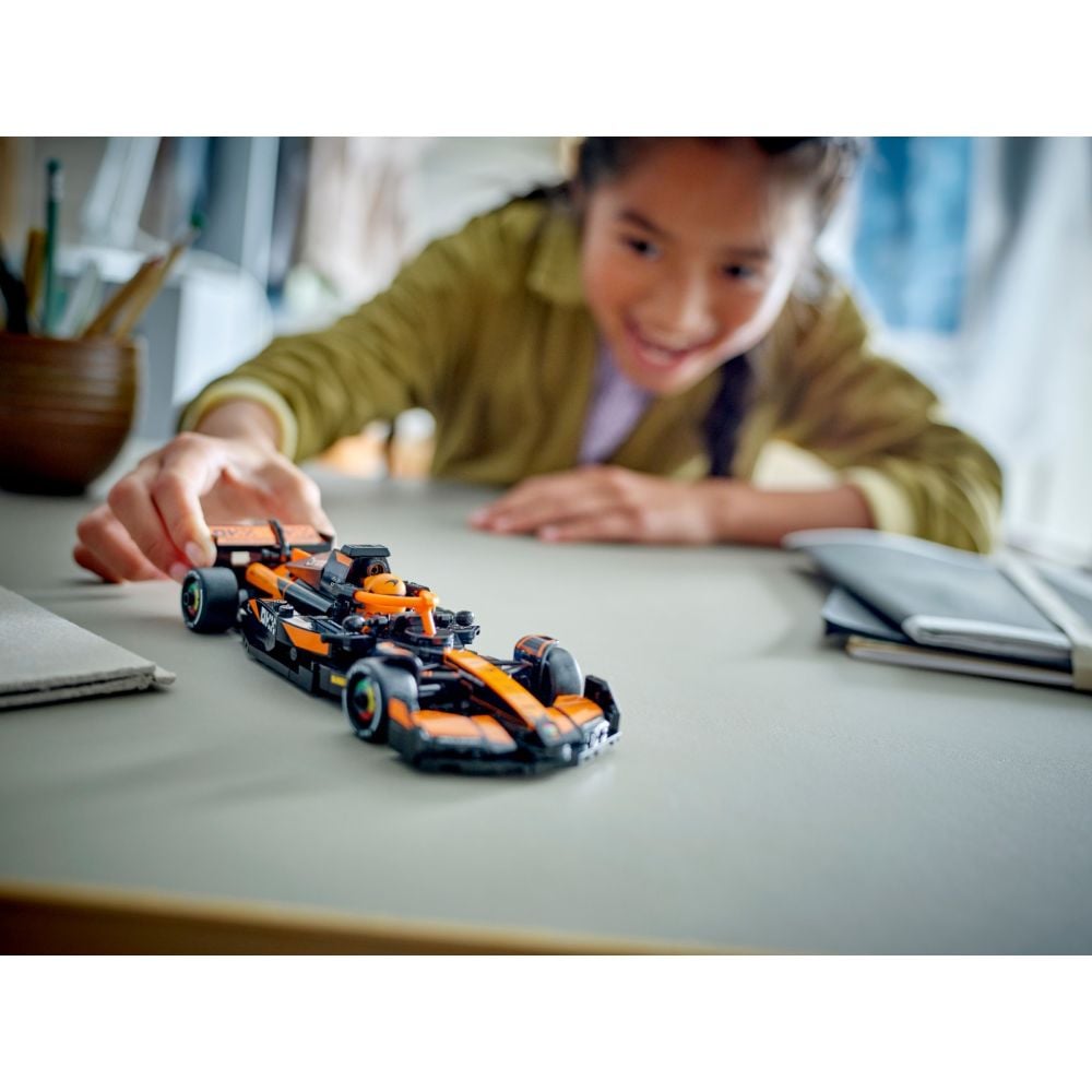 LEGO® Speed Champions - Masina de curse McLaren F1® Team MCL38 (77251 ...